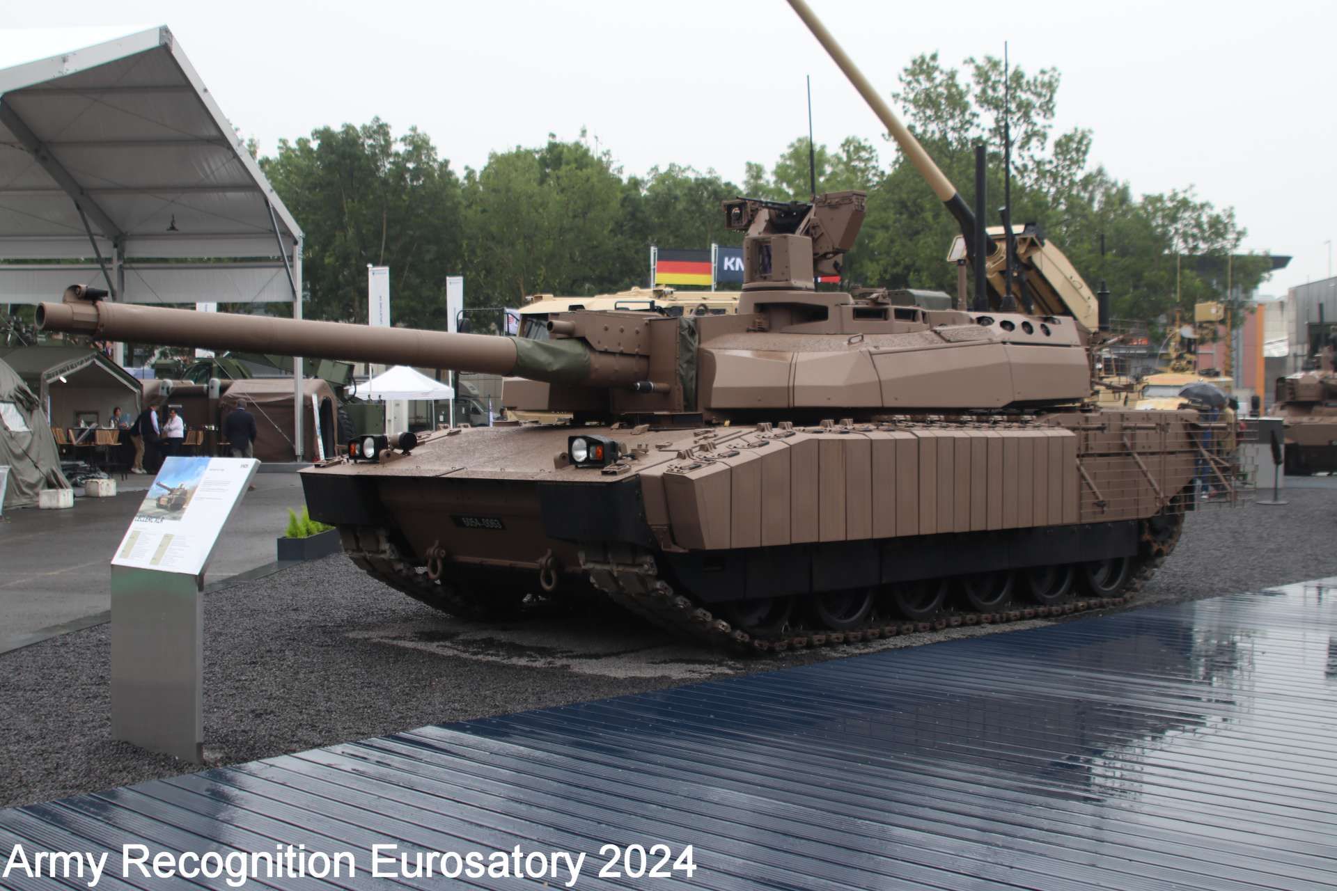 Futur of Main Battle Tanks: Episode 3 at Eurosatory - France's KNDS Leclerc XLR